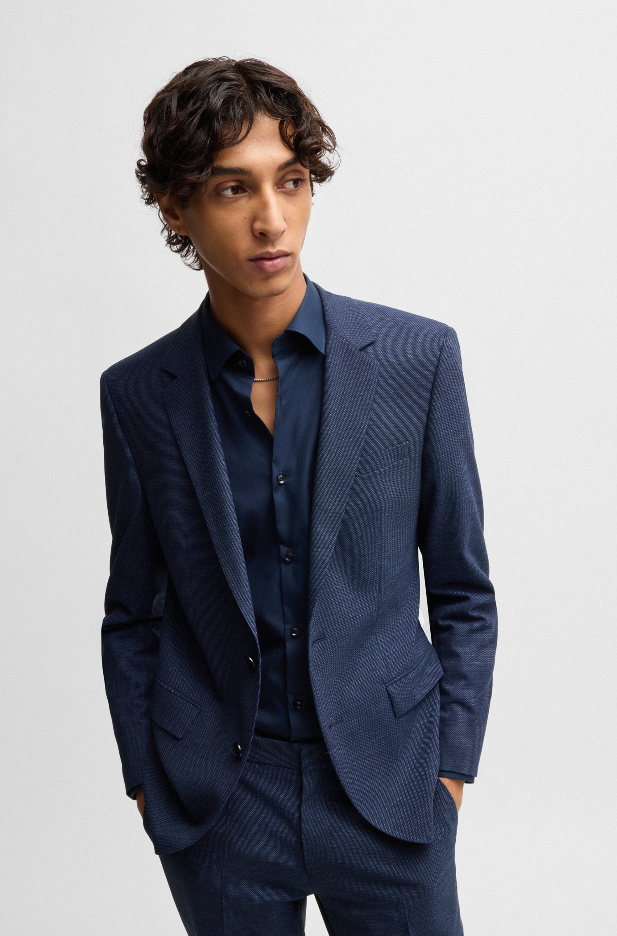 Terno Slim Em Mistura De Lã Elástica De Alta Performance